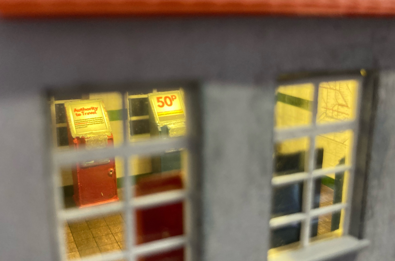 London Underground lightable retro Ticket Machines x3 - OO / 4mm scale ...